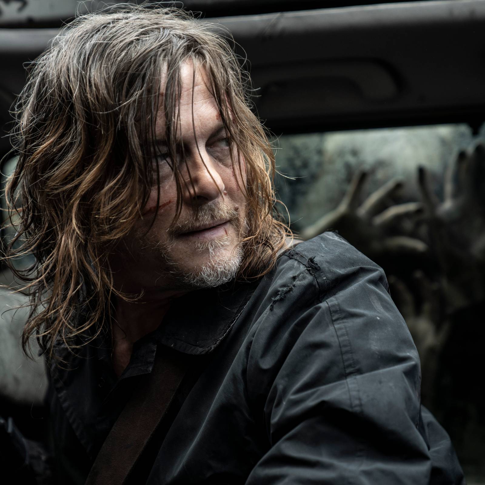 daryl dixon x reader crying