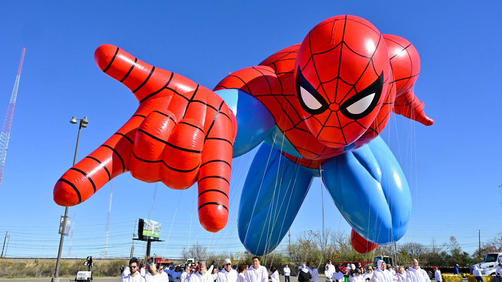 How Spider-Man’s new Thanksgiving parade balloon got its thicc redesign