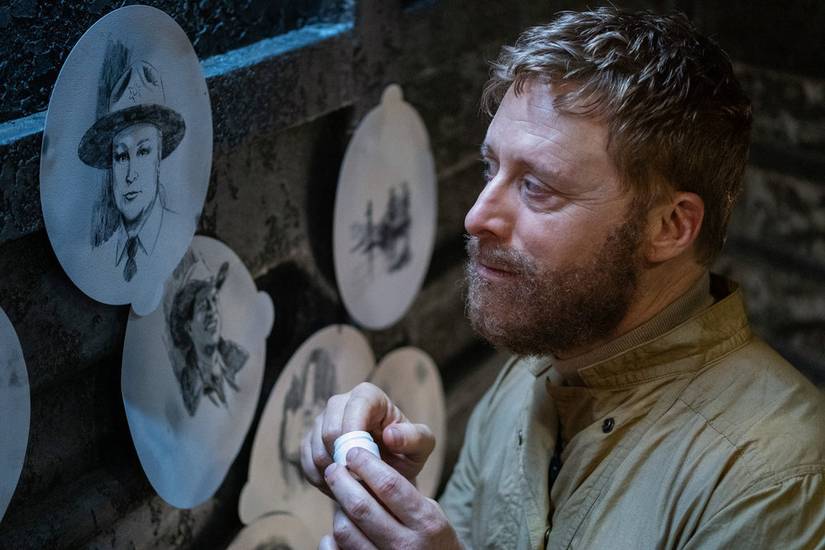 mantis alien resident alien