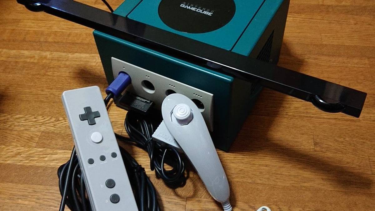 Original Wiimote prototypes photos show cool, if subtle, changes