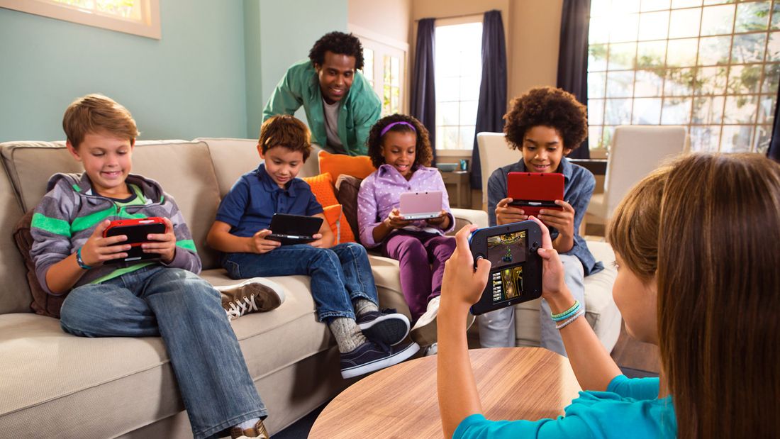 playing nintendo 2ds