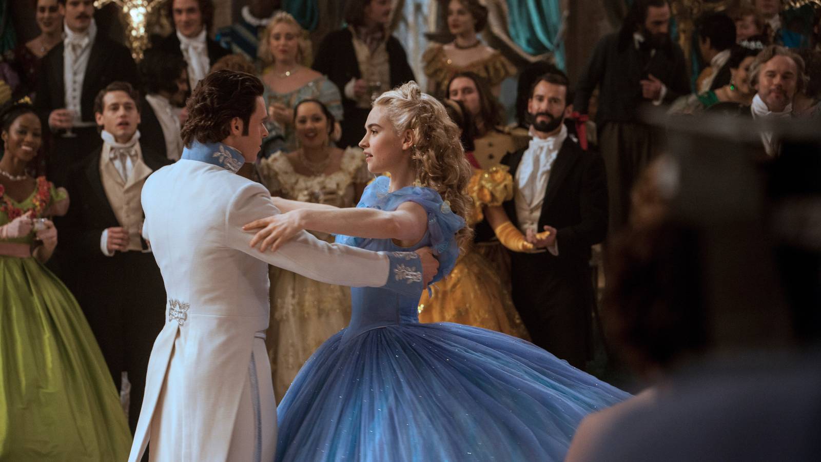 Live-action 'Cinderella' looks like a charmer