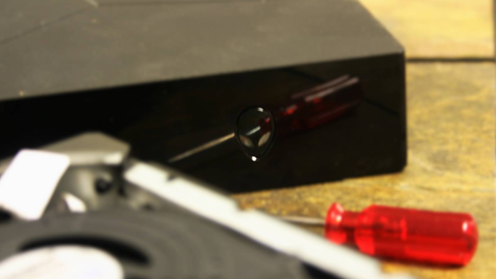 Alienware's Steam Machine is just as beautiful on the inside as it is ...