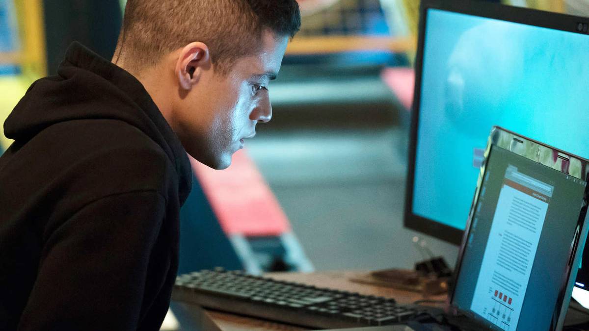 Mr. Robot's season two premiere included a working QR code
