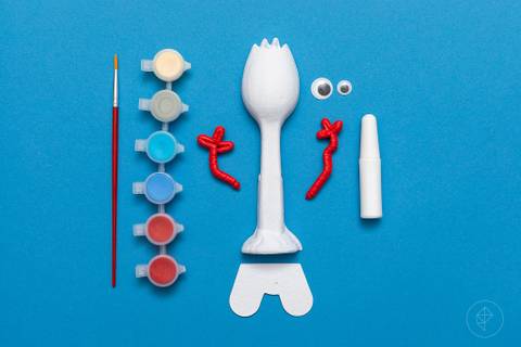 How a DIY Forky toy holds up against Disney’s official action figure