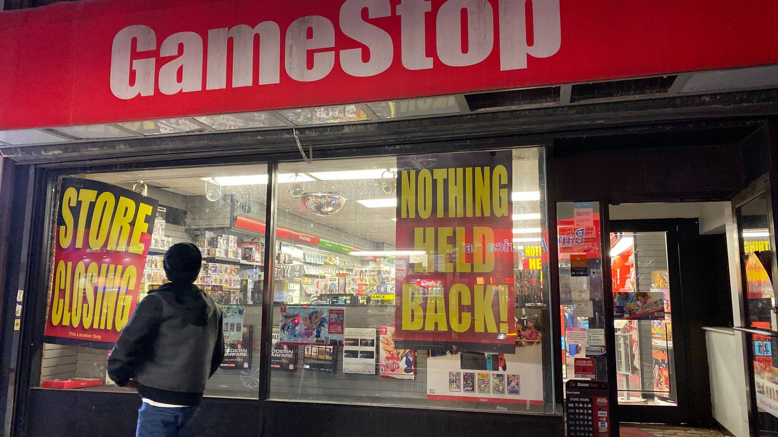 Shopping at GameStop is miserable