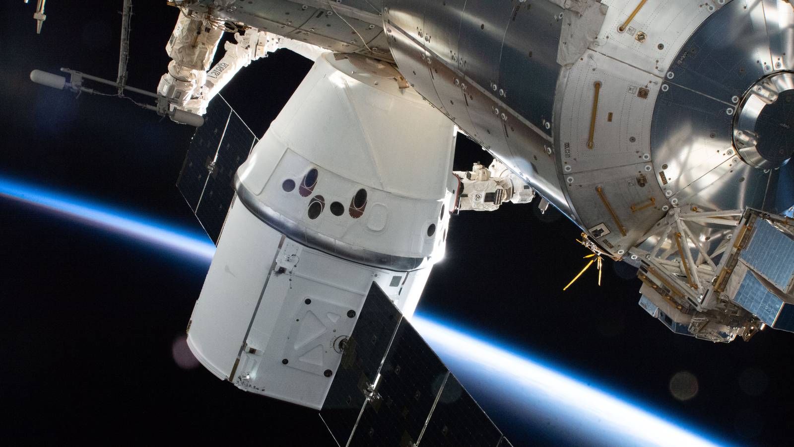 dragon spacex docking