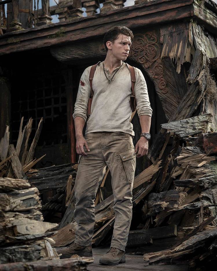 Uncharted movie set photos intro two Nathan Drakes: Tom Holland, Nolan ...