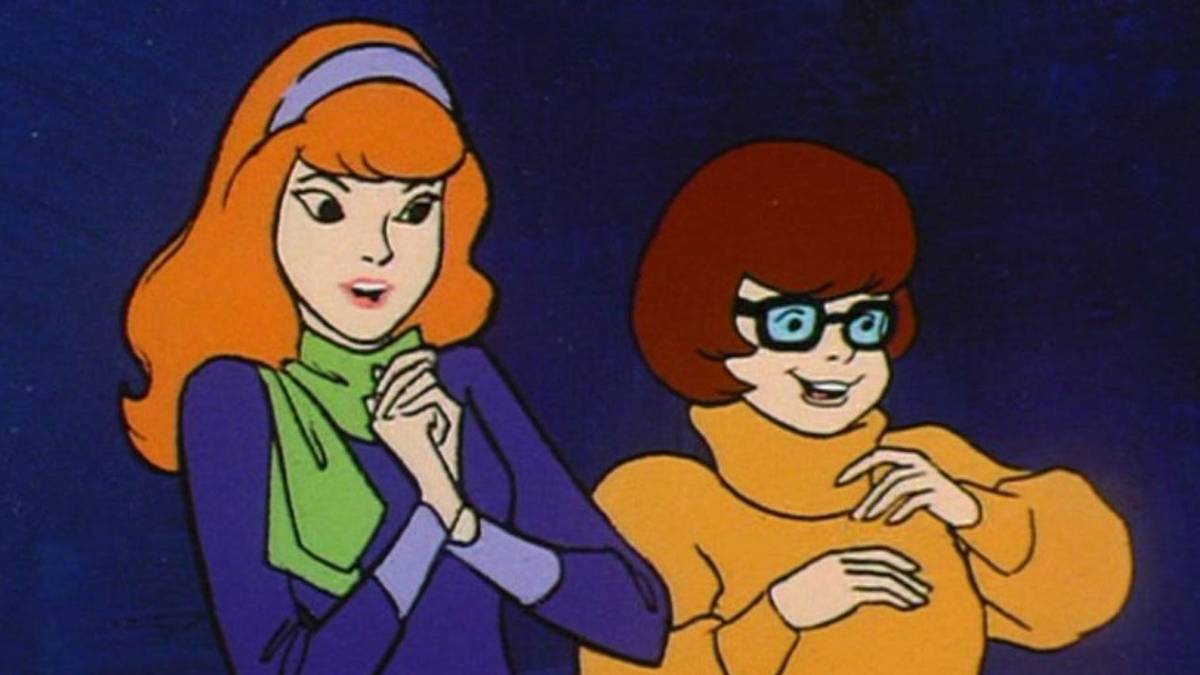 does velma like daphne