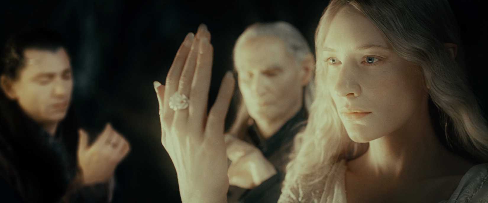 does elrond have a ring