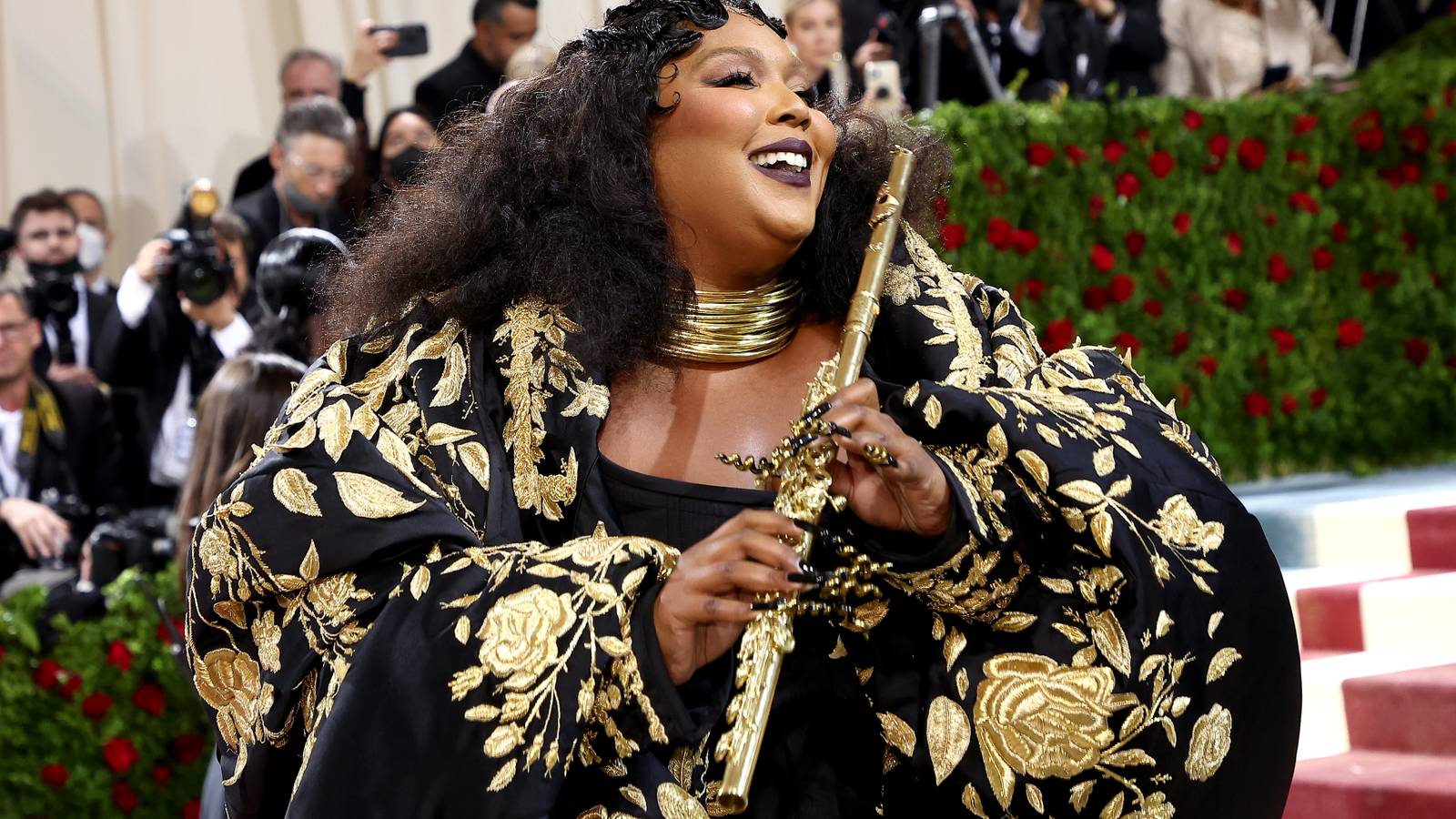 Lizzo unleashed her inner Legolas at The Lord of the Rings set