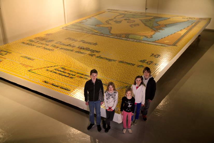 world's biggest card