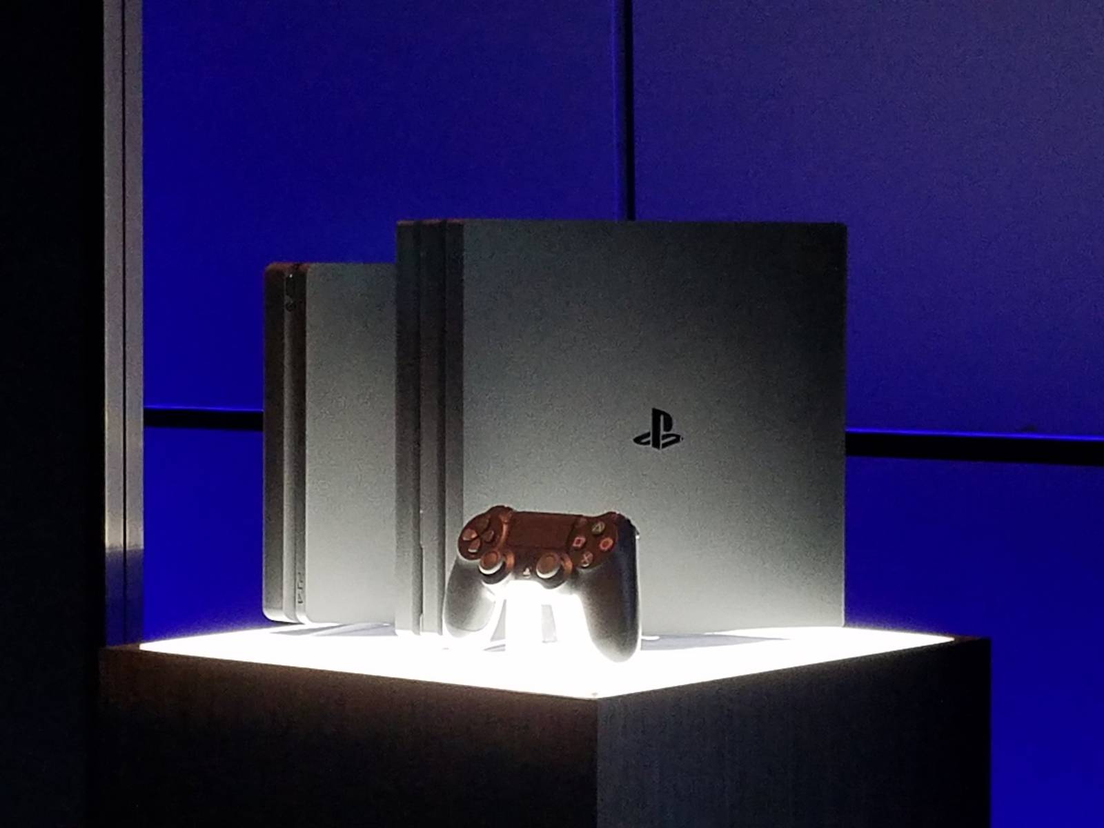 ps4 console size