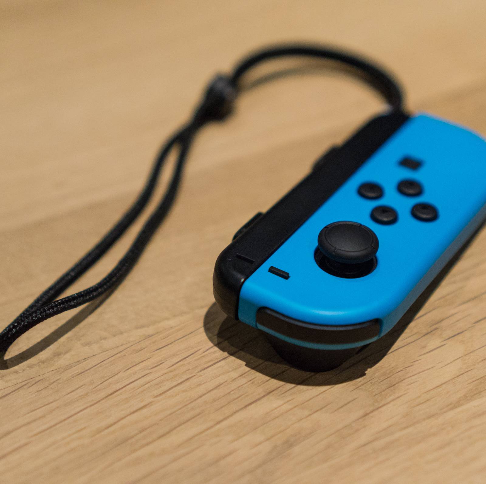 nintendo switch strap wrong way